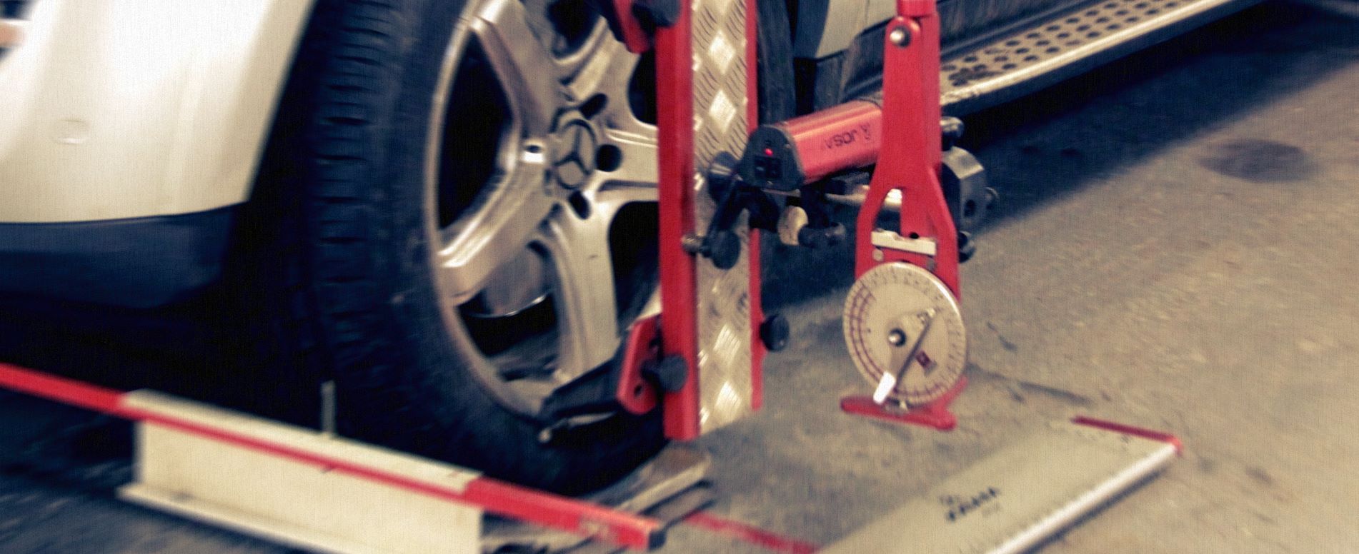 Totally Tracking Laser Wheel Alignment